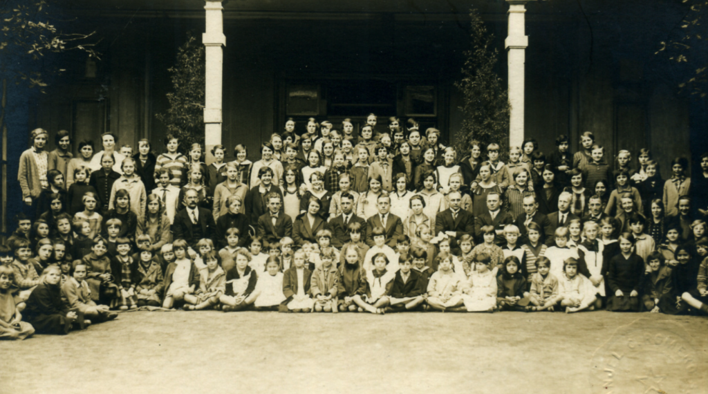 Routes of Knowledge: Growing up German in Chile, 1900–50 - Migrant ...